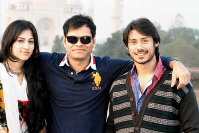 Jigariyaa celebrates 80’s style romance | Hindi Movie News - Times of India