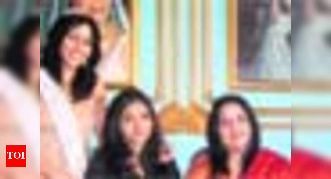 People who helped Pooja win - Times of India