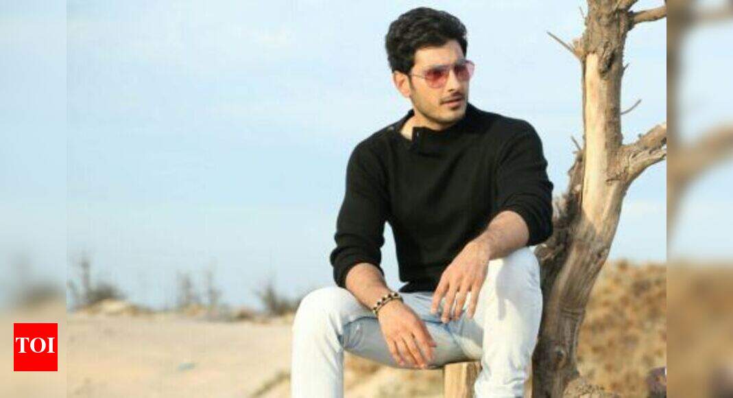 Ali Reza turns hero with Gayakudu - Times of India