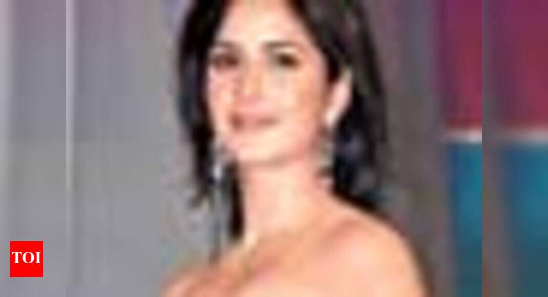 Katrina sides Sallu | Hindi Movie News - Times of India