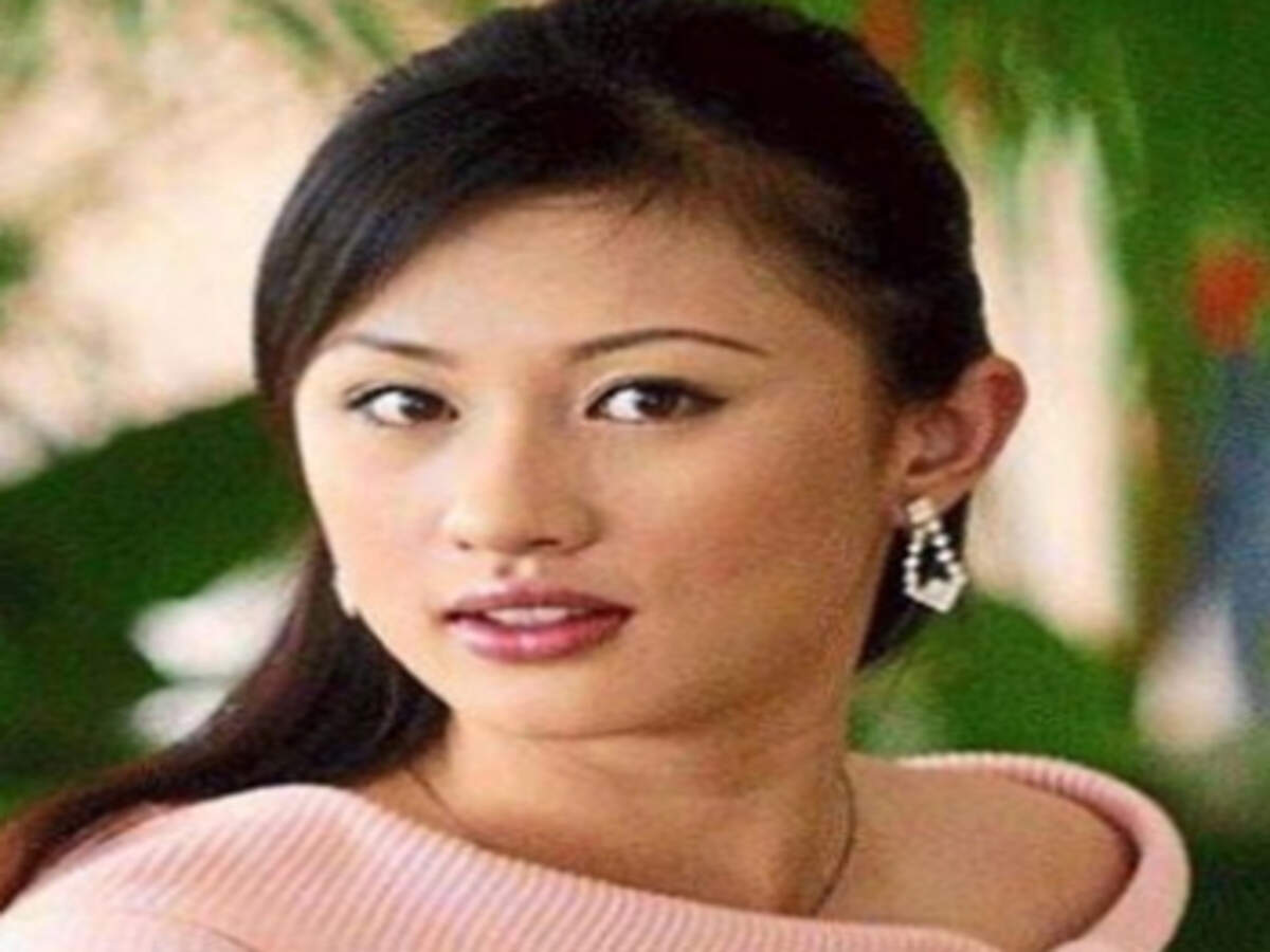 Former beauty queen reveals secret pregnancy