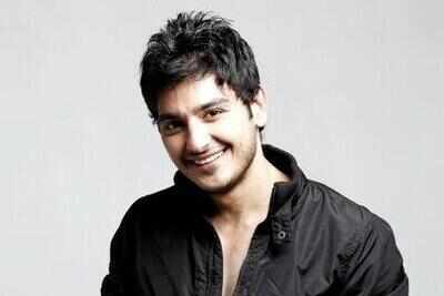 Ali Reza gets emotional - Times of India