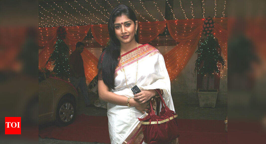 Jaya Seal Ghosh makes comeback alongside Paoli | Bengali Movie News ...