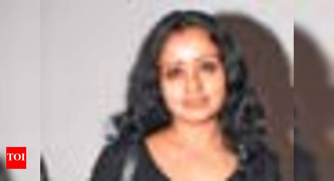 Trina Nilina Banerjee's arty encounter | Events Movie News - Times of India