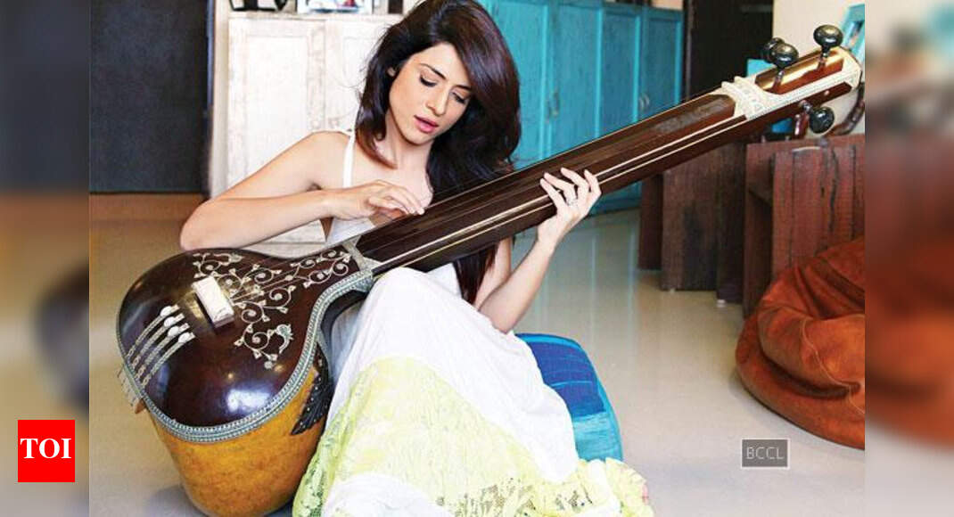Simple Kaul: Simple Kaul wants to be a playback singer - Times of India