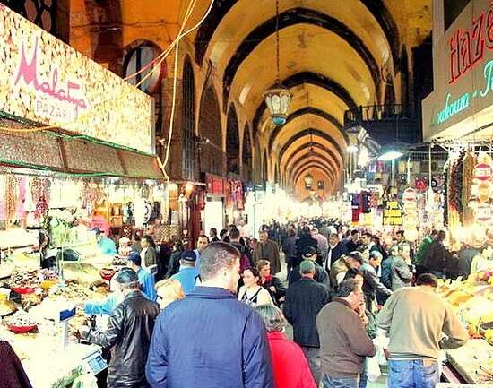 The Bazaar Quarter and Eminönü in Istanbul | TimesTravel