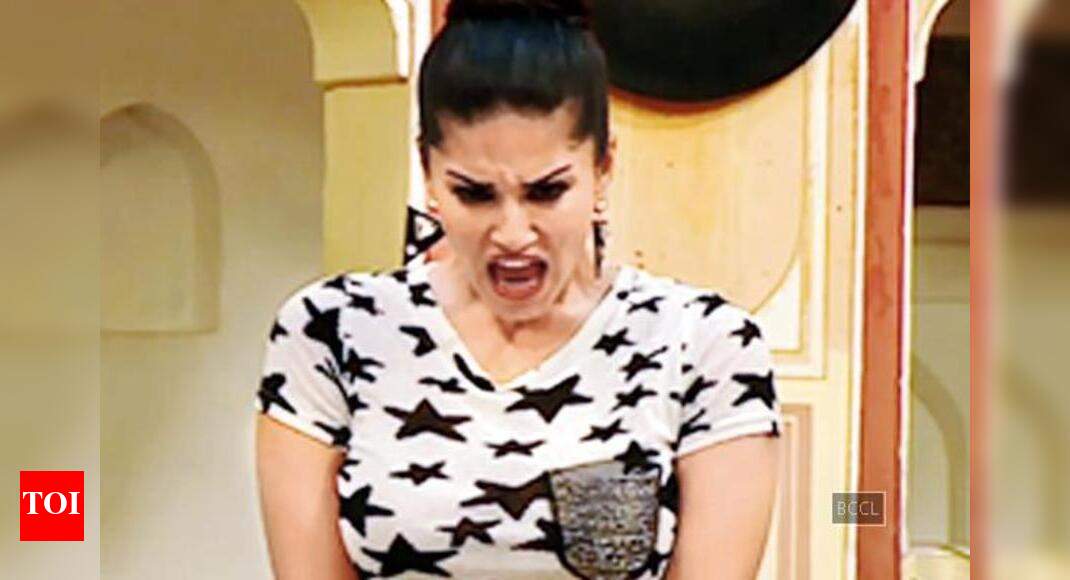 Splitsvilla contestant hits Sunny Leone - Times of India