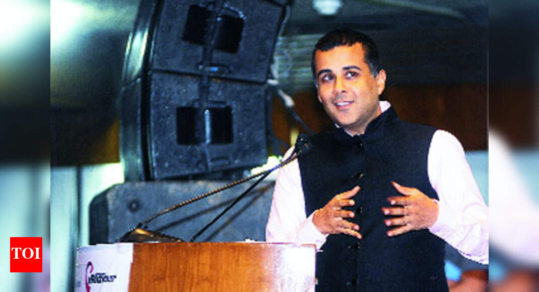 IIT students to Chetan: Sir, how to approach girls? - Times of India