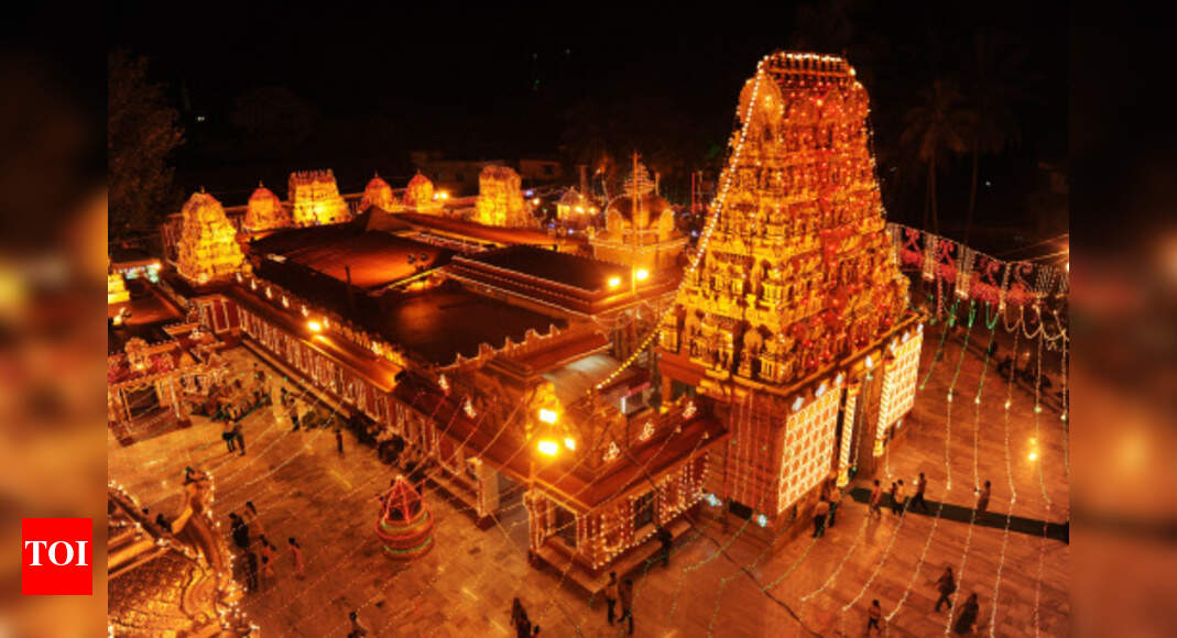 5,000 widows to offer poojas at Kudroli Temple on Diwali - Times of India