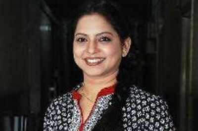 Sampada walks out of her directorial debut | Marathi Movie News - Times ...