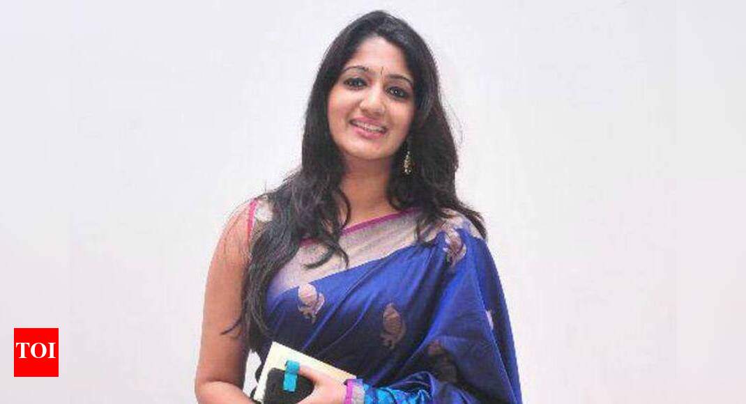 What's VJ Divya doing in London? - Times of India