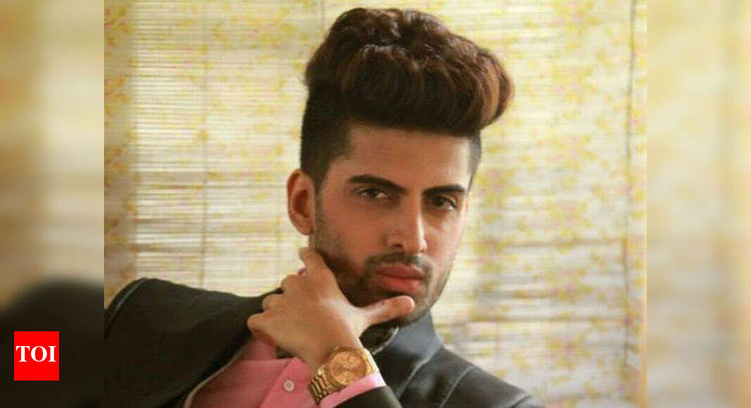 Bigg Boss 8: Sushant Divgikar bows out of the house - Times of India