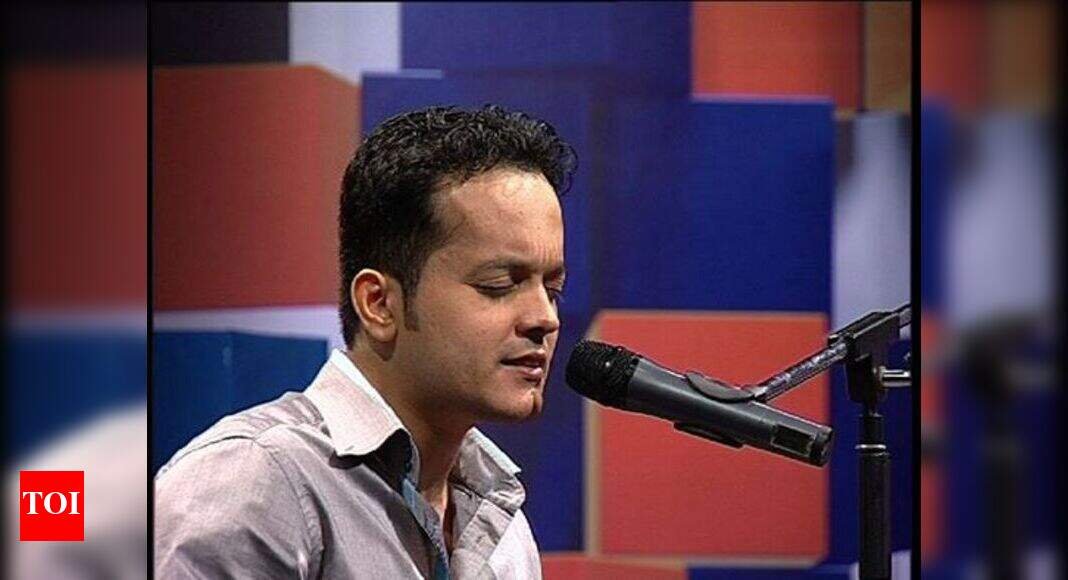 Singer Naveen J. Anthraper on Athmeeya Yathra TV - Times of India