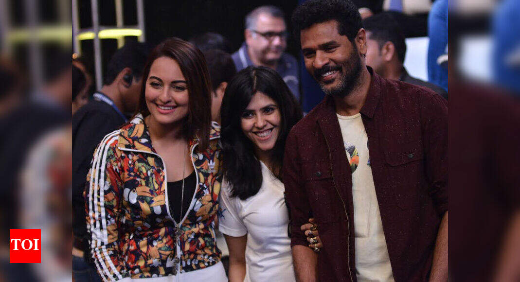 Box Cricket League starts with a bang - The Times of India