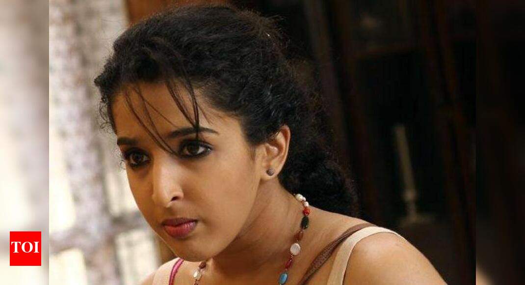 Aaah | Tamil Movie News - Times of India