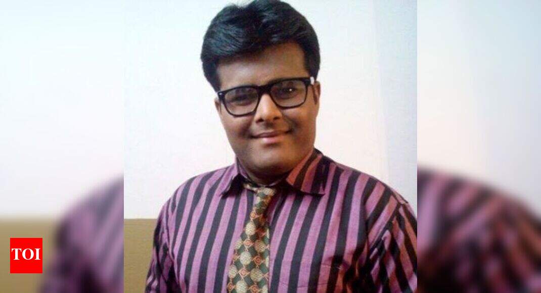 Gopal goes to weddings between shots - Times of India