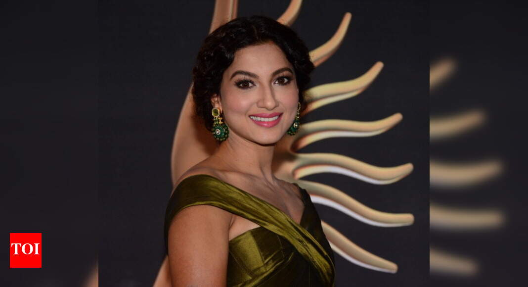 Gauahar Khan slapped on 'India's Raw Star' - The Times of India