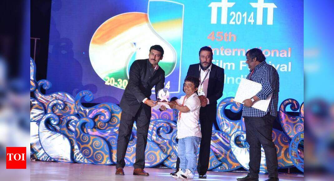 Dwarf from Bengal wins Best Actor at IFFI | Bengali Movie News - Times ...