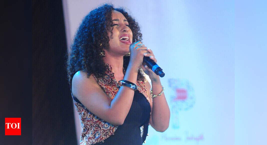 Pearle Maaney set the stage on fire during a event held in Kochi ...