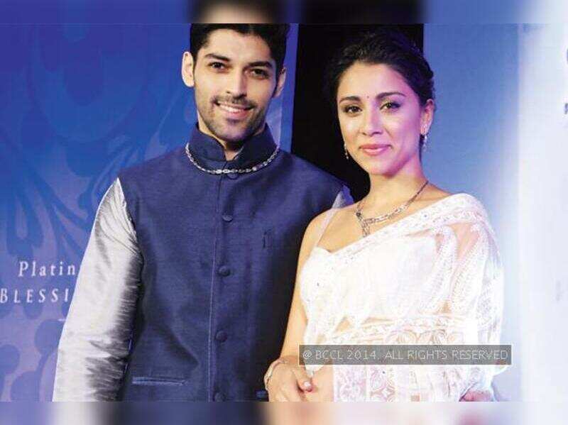 Amrita Puri and Smaran Sahu showcase EVARA Platinum Blessings in Mumbai ...