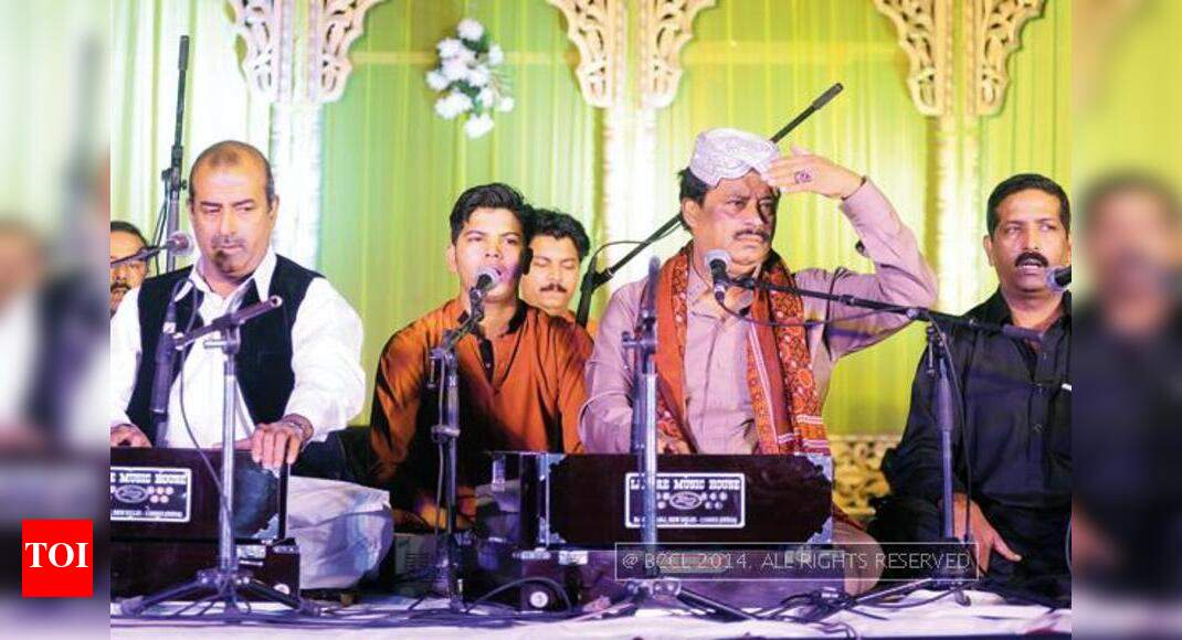 Farid Ayaz and Abu Muhammad Qawwal and Brothers perform at the Pakistan ...