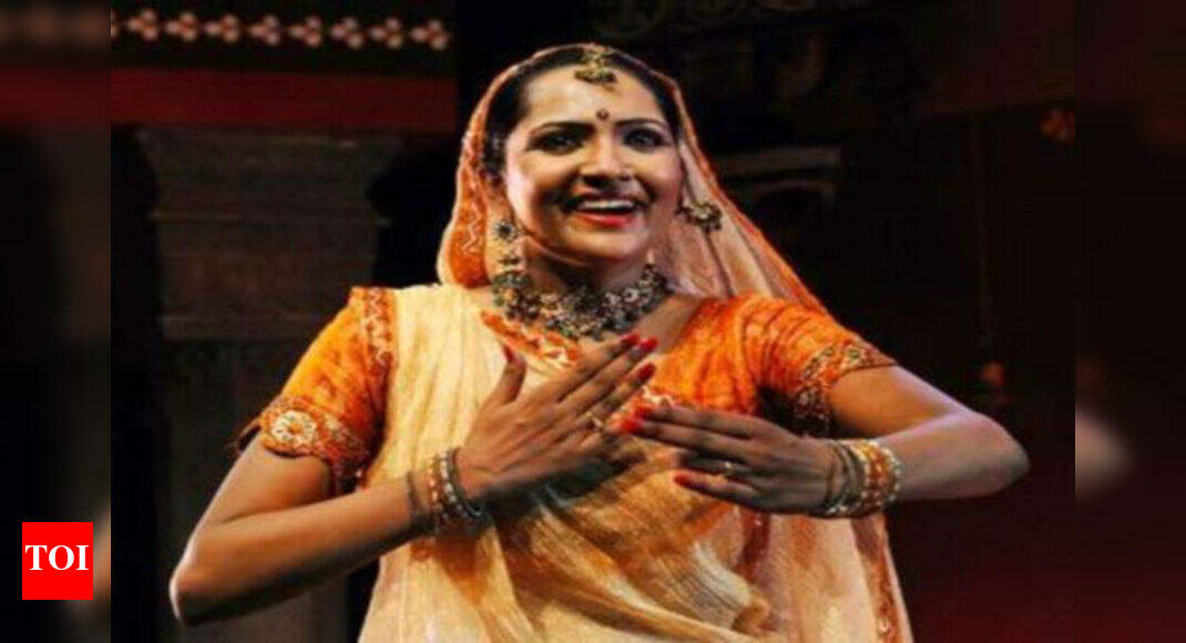 Manasa Joshi wows with kathak performance | Kannada Movie News - Times ...