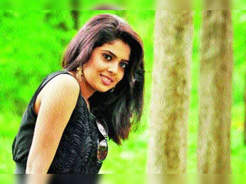 Sravya set for Tamil debut | Telugu Movie News - Times of India