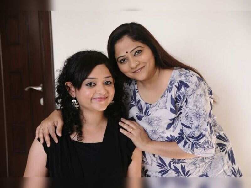 Singer Sowmya makes her acting debut | Tamil Movie News - Times of India