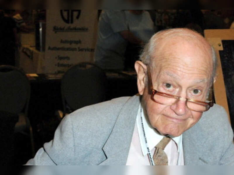 Television: Actor Booth Colman passed away at 91 - Times of India