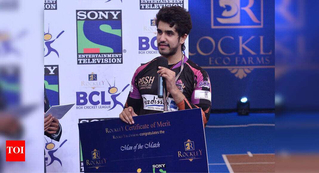 Suyash Rai showcases his singing talent on BCL - Times of India