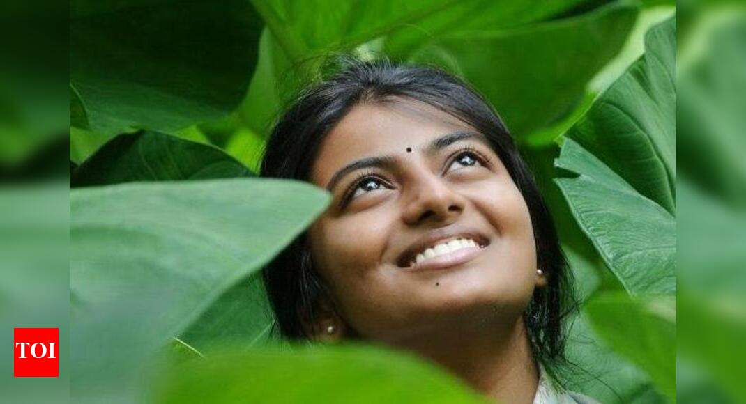 Kayal Movie Review {3/5}: Critic Review of Kayal by Times of India