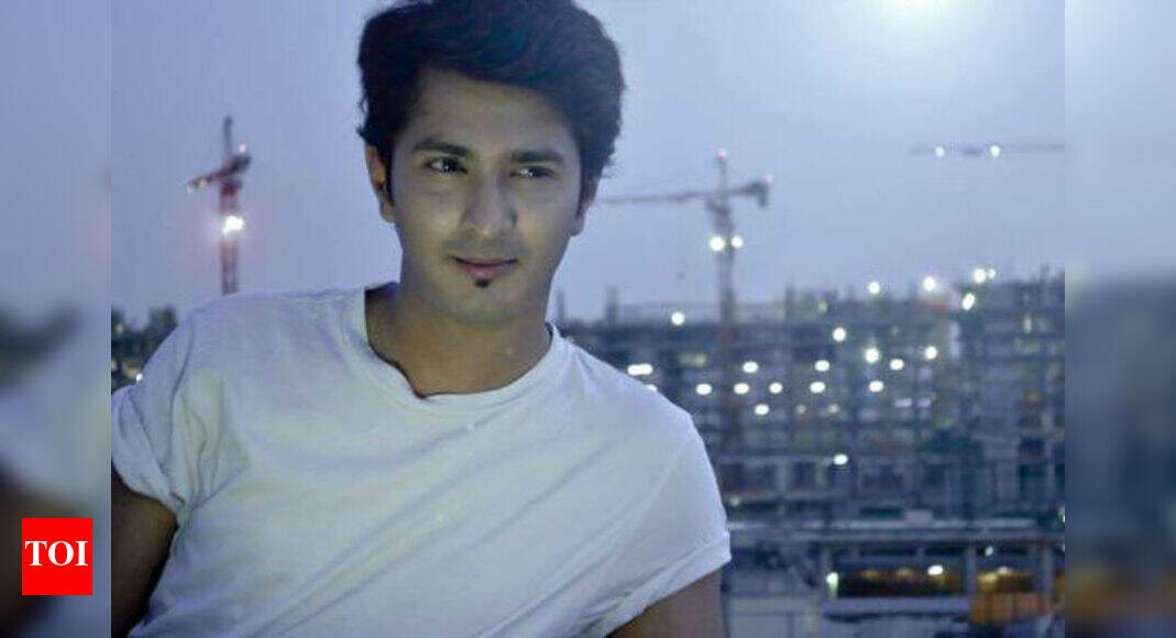 Suhrud writes script for his film debut - Times of India