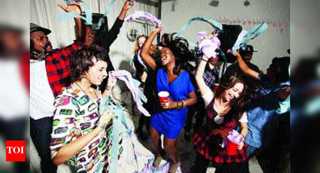 How to host an unplanned New Year’s Eve party - Times of India