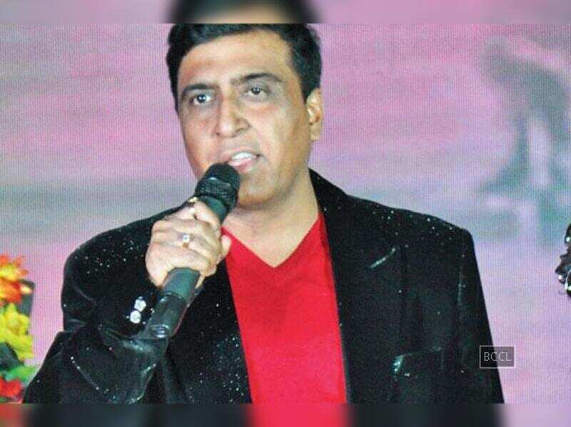 Ravindra Singh: Singer Ravindra Singh performs at Mohd Rafi's songs in ...