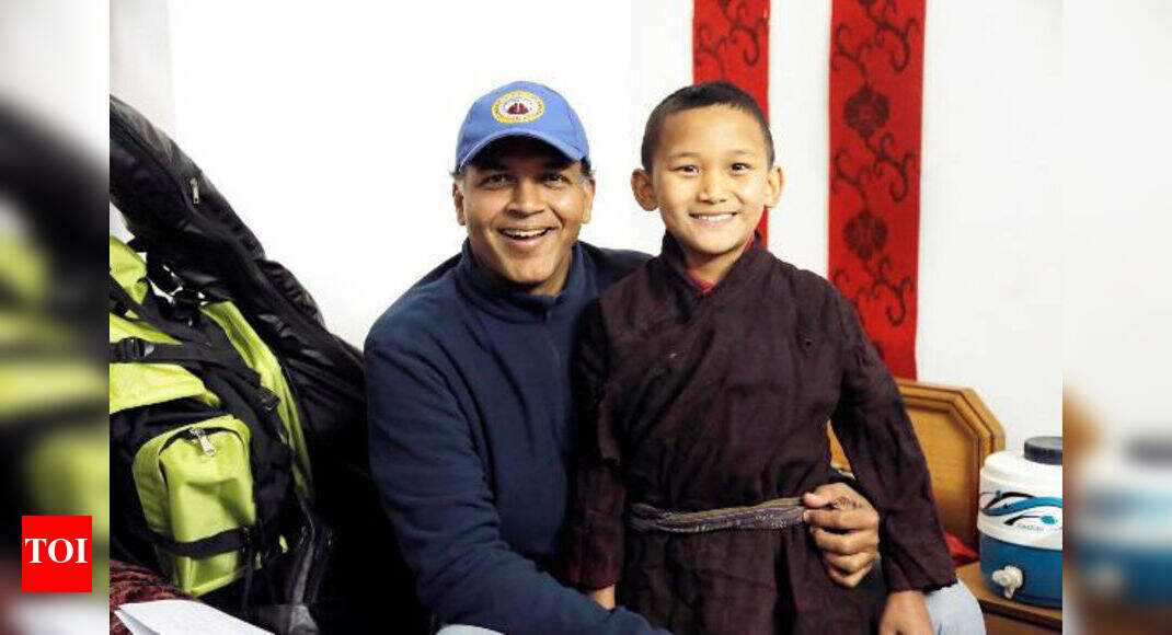 Ashutosh makes a special friend on sets - Times of India