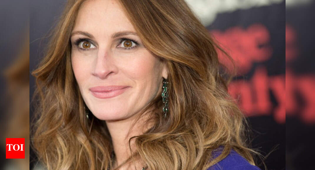 Julia Roberts debuts red hair at SAG Awards | English Movie News ...