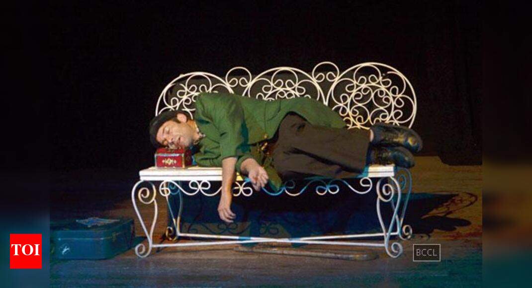 Hand-held human size puppets in a unique show in Bhopal | Events Movie ...