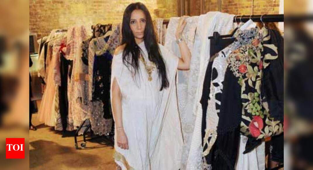 Anamika Khanna to close Lakme Fashion Week finale - Times of India