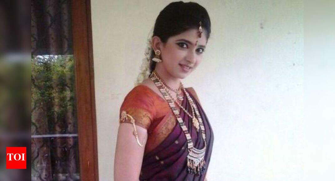 Pallavi heads to Vijayawada for Savitri - Times of India