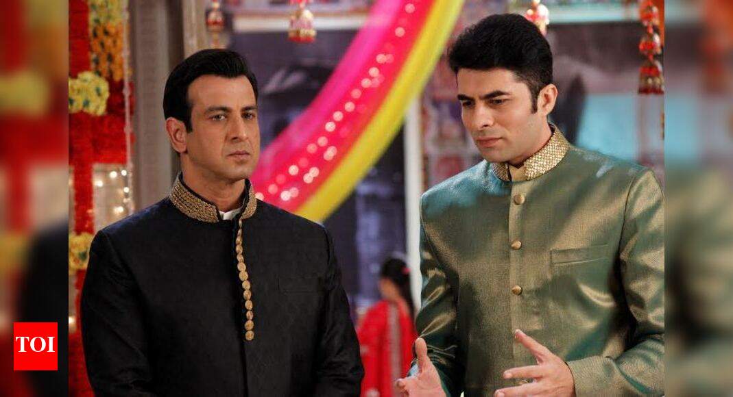 Ronit Roy and Darshan Pandya’s bonding leaves Pallavi zapped - Times of ...