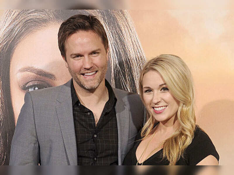 Scott Porter: Scott Porter, wife expecting baby boy - Times of India