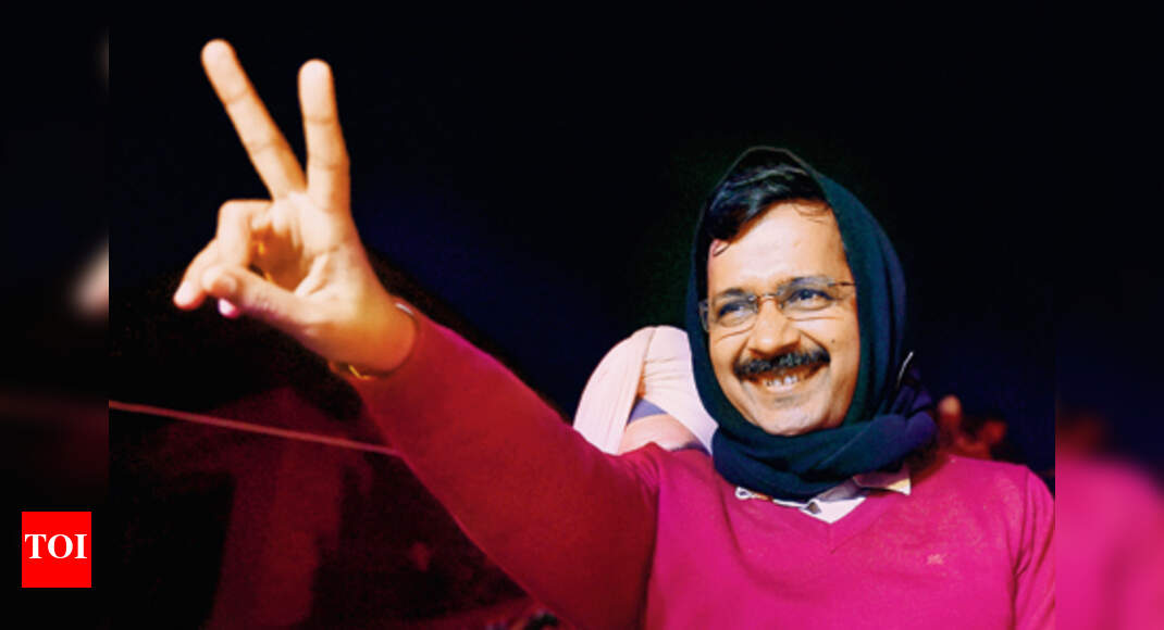 After Modi’s suit, how about auctioning Kejriwal’s muffler & Prez’s ...