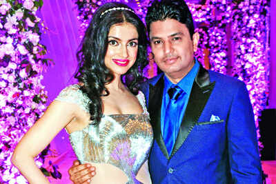 Bhushan Kumar and Divya Khosla Kumar host sister Tulsi Kumar-Hitesh ...