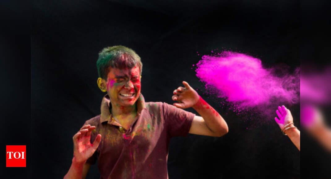 4 ways to protect your eyes this Holi! - Times of India