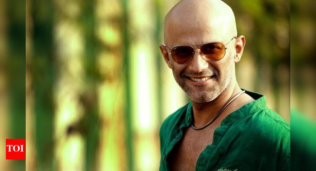 Prashant Bhatt to adapt The Middle on Indian TV? - Times of India