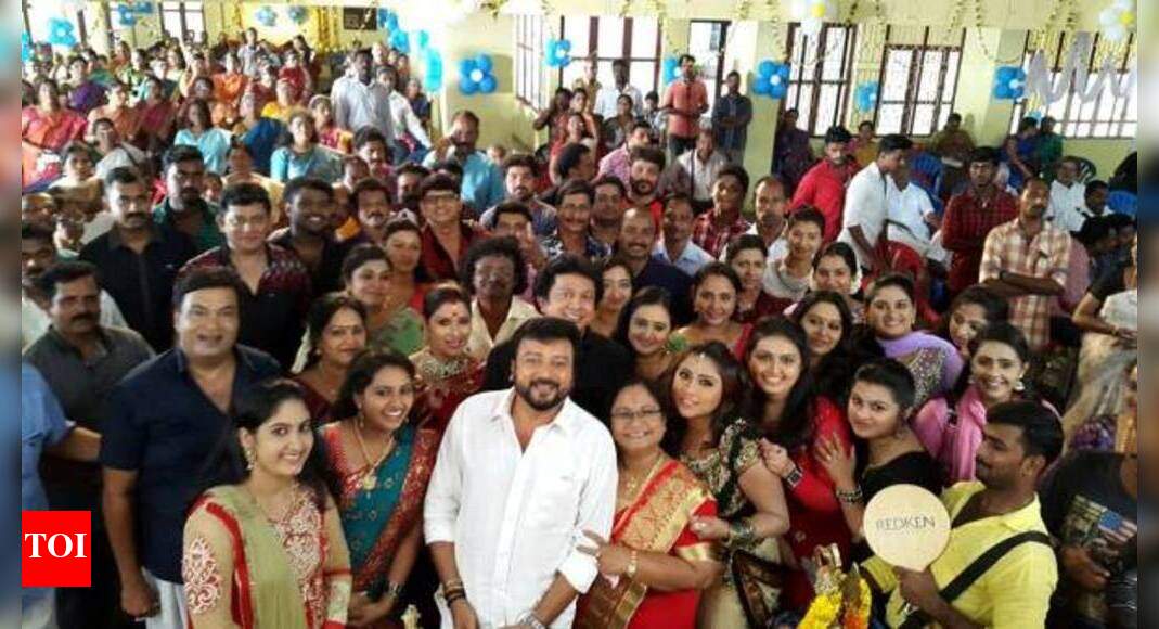 Serial artistes in Thinkal Muthal Velli Vare - Times of India