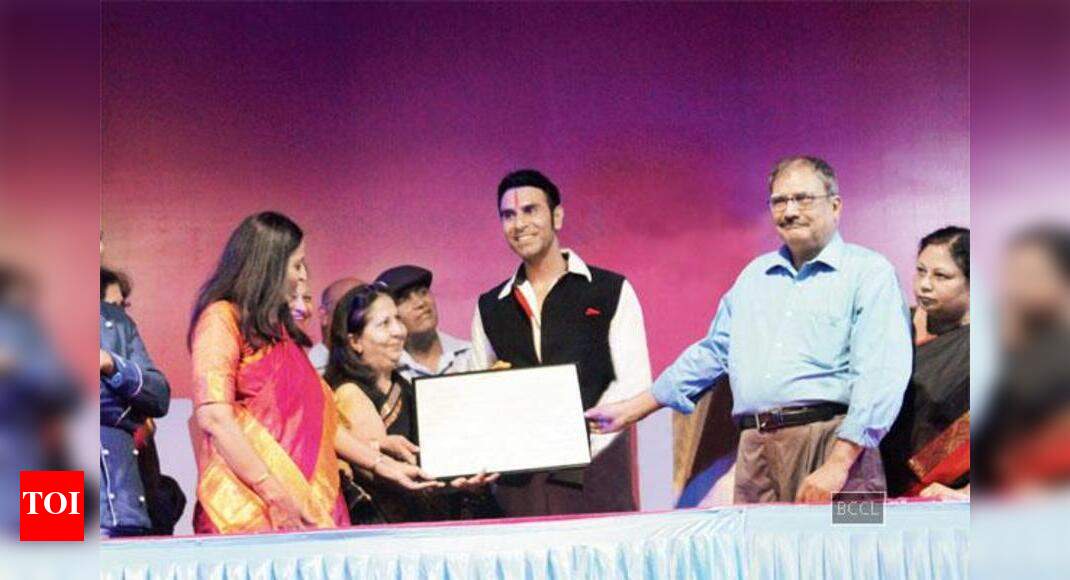 Choreographer Sandip Soparrkar honoured | Hindi Movie News - Times of India