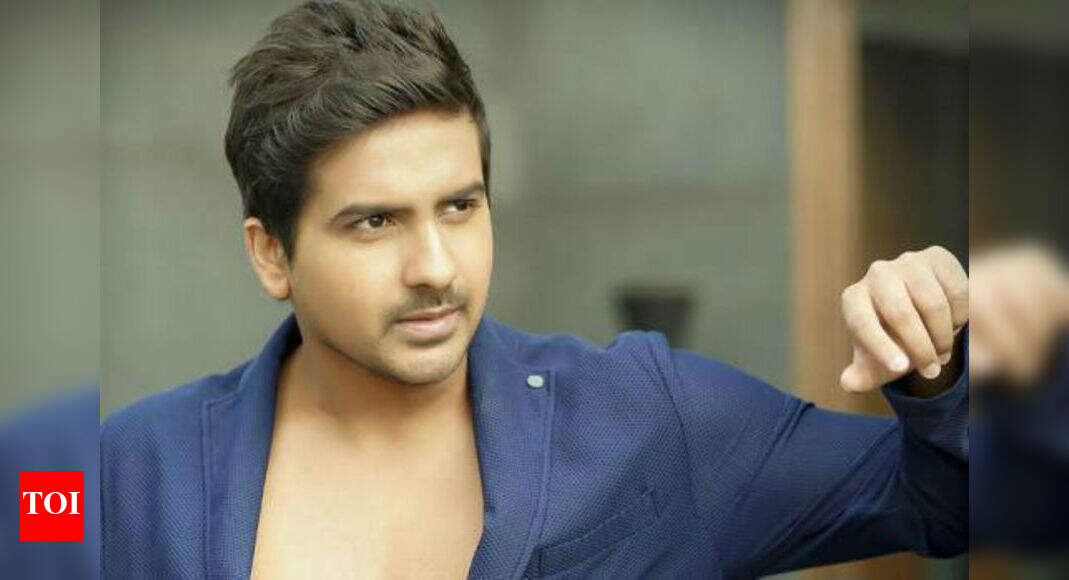 Pushkar gets emotional | Marathi Movie News - Times of India