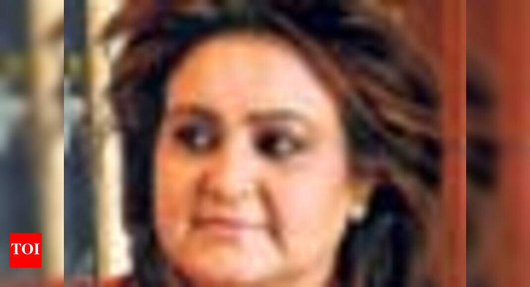 Be hopeful, suggests Poonam Sethi - Times of India
