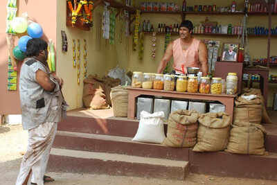 Saandeshwar gets furious on Gadha Prasad - Times of India